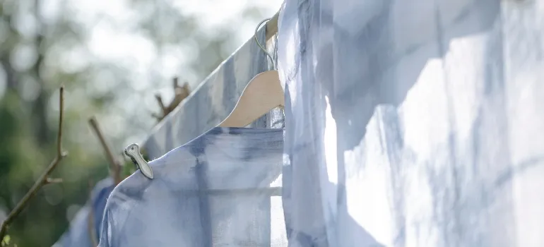 The Most Efficient Ways To Pack And Move Hanging Clothes | Professional ...